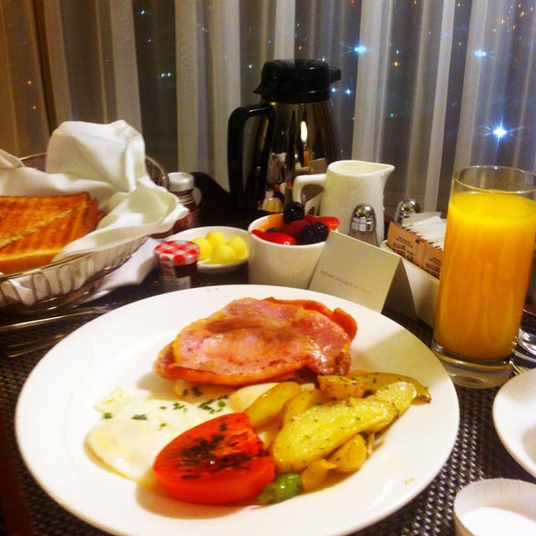 Azure Restaurant @ the Intercontinental Toronto Centre - Toronto, ON ...