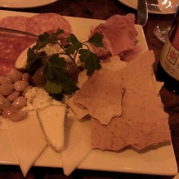 MiNGO West Restaurant - Beaverton, OR | OpenTable